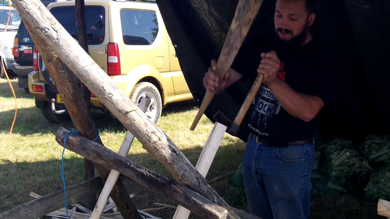 Cleaving Chestnut for fencing, [palemaker] - YouTube