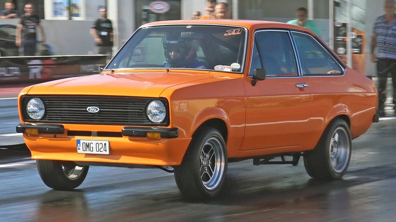 Cosworth YB Powered Mk2 Escort at Hal Far Raceway - YouTube
