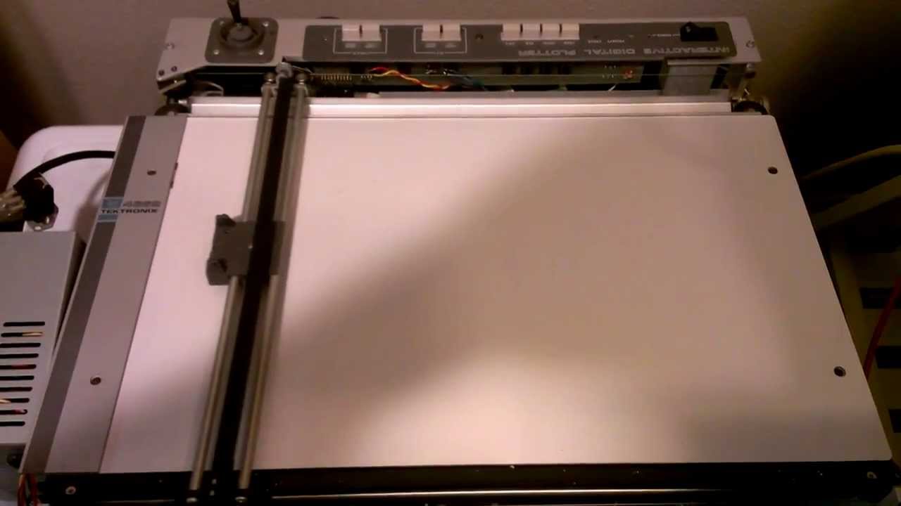 ECE 544 Plotter: Digilent Nexys 3: Xilinx Microblaze - YouTube