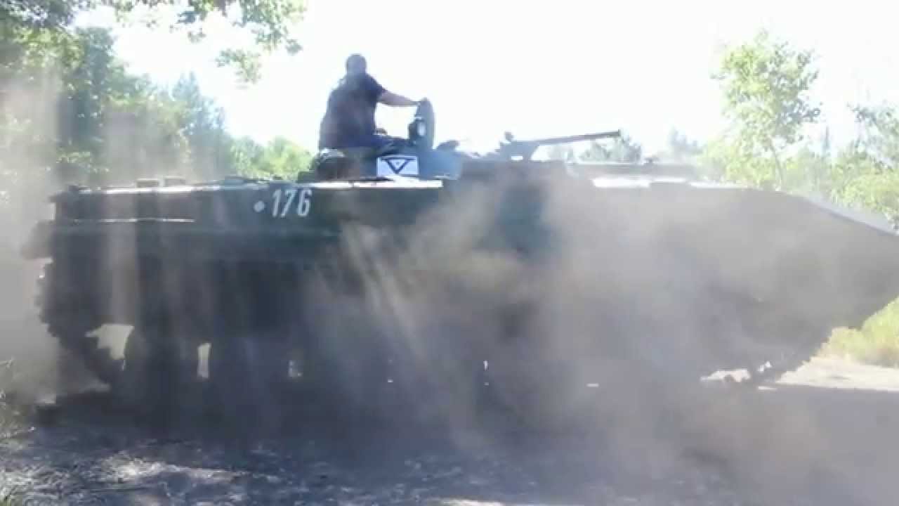 Jalluckkrasni - Übung der SEEWA Nord (THW) - Schützenpanzer BMP sperrt ...