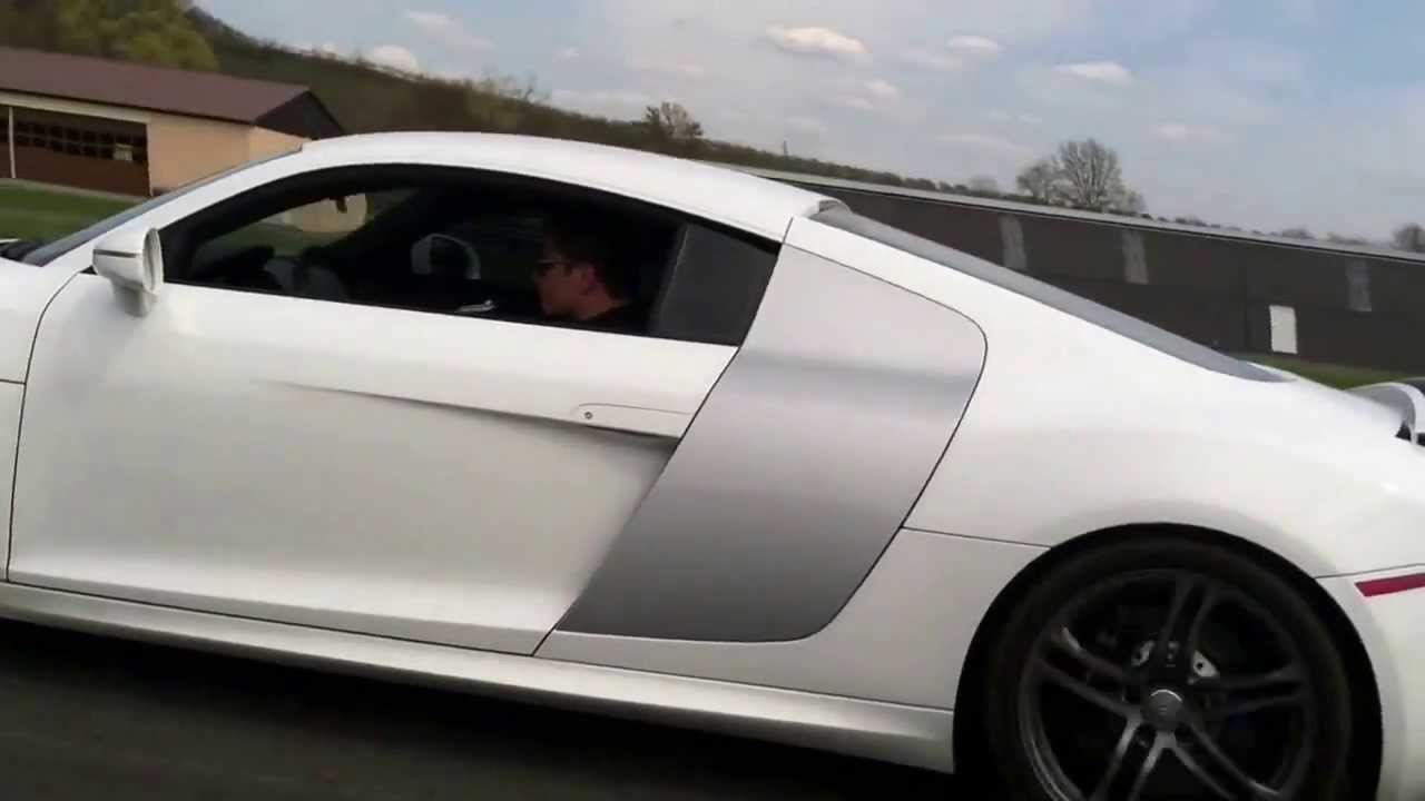 Mercedes C63 AMG vs Audi R8 - YouTube