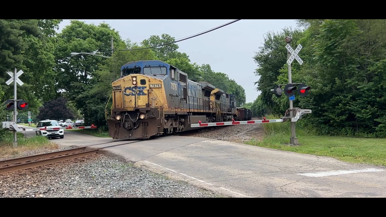 Train Meet Madness - Fast movers on the Rails - YouTube