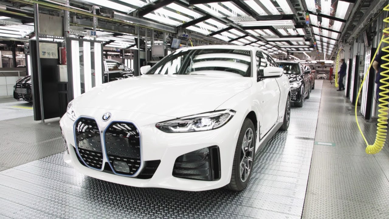 BMW i4 Production Line - German Car Factory - YouTube
