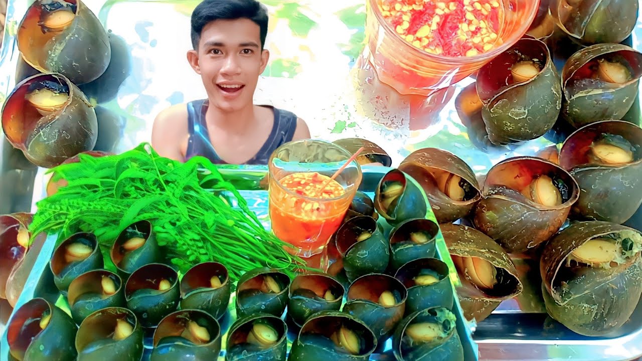 SUB)snails recips-eating snails with hot chilli sauce #snails - YouTube