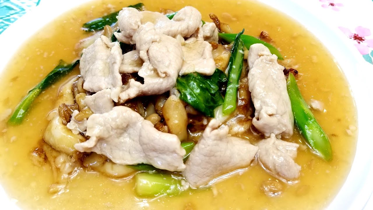 ราดหน้าหมูหมัก Noodles with Pork in Gravy Sauce ( Rad-Na ) - YouTube