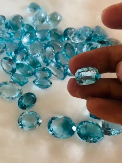 Unique Natural blue Topaz Lot Weight 798 Cts Pieces 54 Average sizes 14 ...