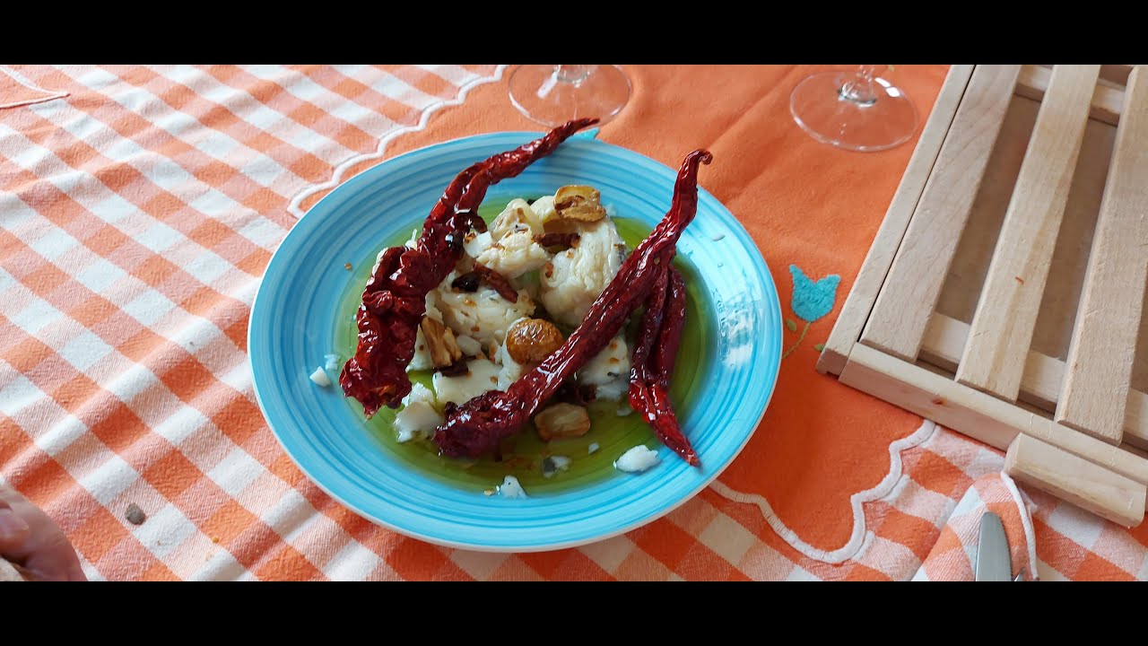 Baccalà alla lucana con peperoni cruschi - YouTube