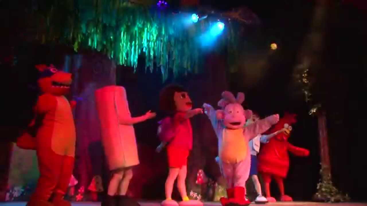 As Aventuras de Dora no Teatro. (Imagens brutas) - YouTube