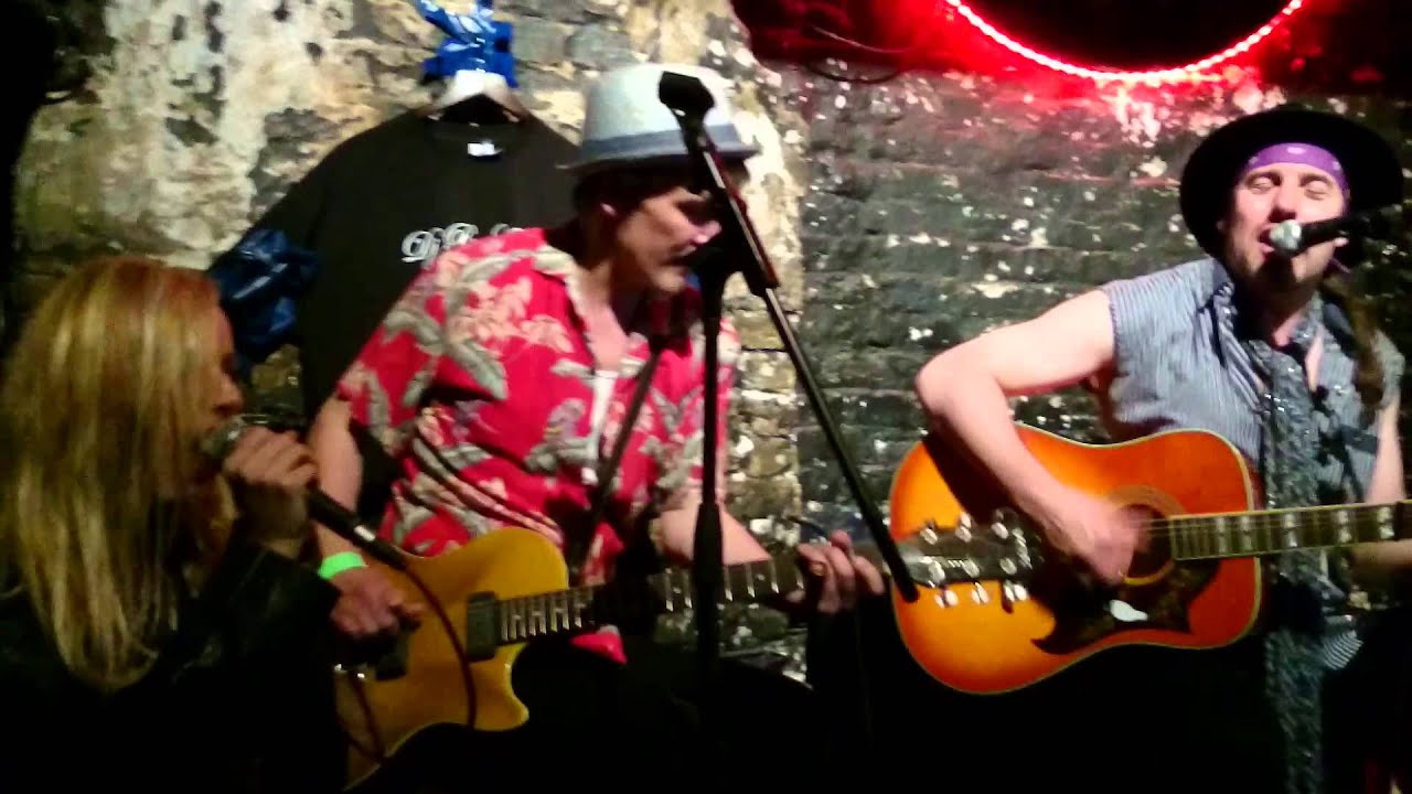 Dave Renegade and Darrell Bath 'Glory Hunter' with guest Nina Courson ...