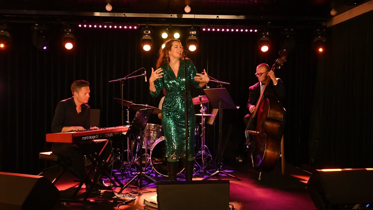 The Caitlin Smith Quartet - Purea Nei - YouTube