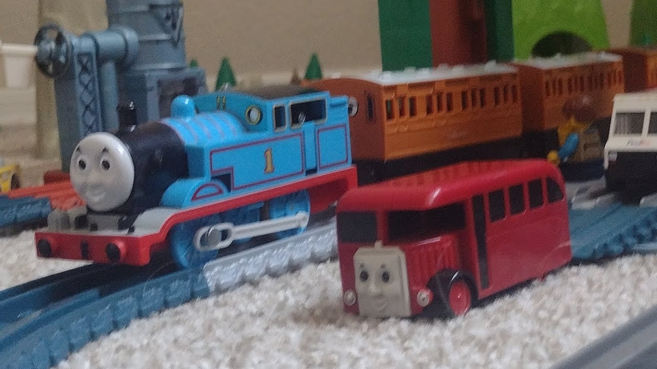 5 Minutes of Trackmaster Trains - YouTube