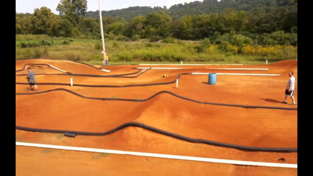 Battlefield RC Raceway - 1/8 scale e-buggy - YouTube