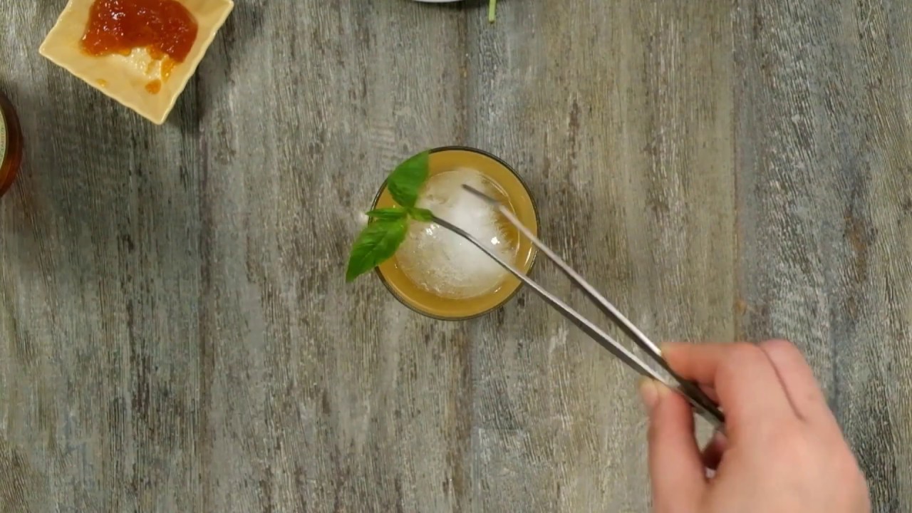 Emperador Light Cocktail: Emperatriz - YouTube