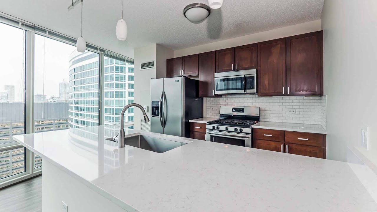 Tour a luxury Streeterville 3-bedroom at the Atwater apartment tower ...