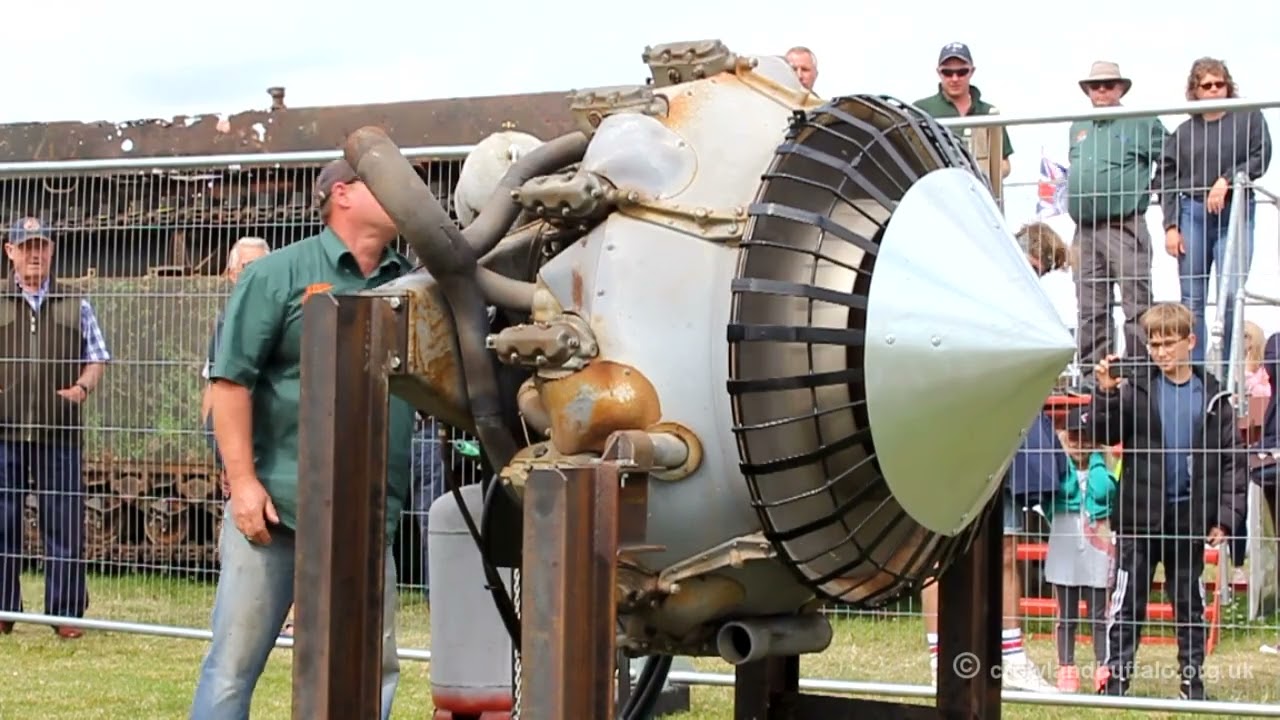 Continental R-670 start and run - YouTube