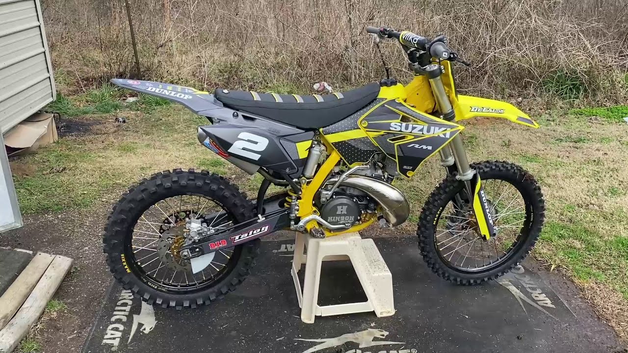 Blind RM 250 build comes alive - YouTube