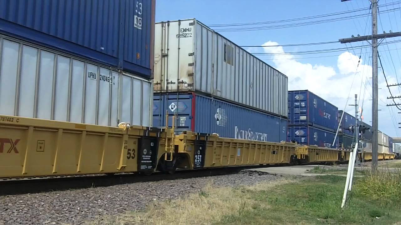 UP 8548 Leads ZCSLT "The Bird" - YouTube