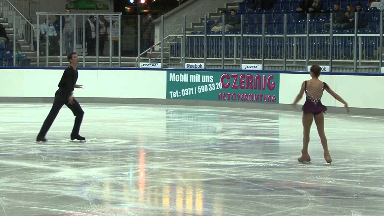 9 Jessica PFUND / AJ REISS (USA) - JGP GER / Chemnitz Junior Pairs Free ...