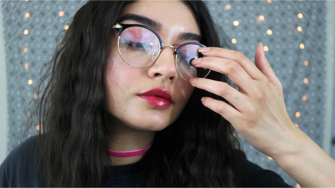 ASMR Tapping On My Glasses (Close up, Whispering, Tongue Clicking ...