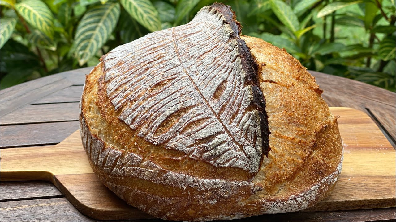 Sourdough scoring Leaf scoring🍃 design (10)@ 欧包刻花系列（10) - YouTube