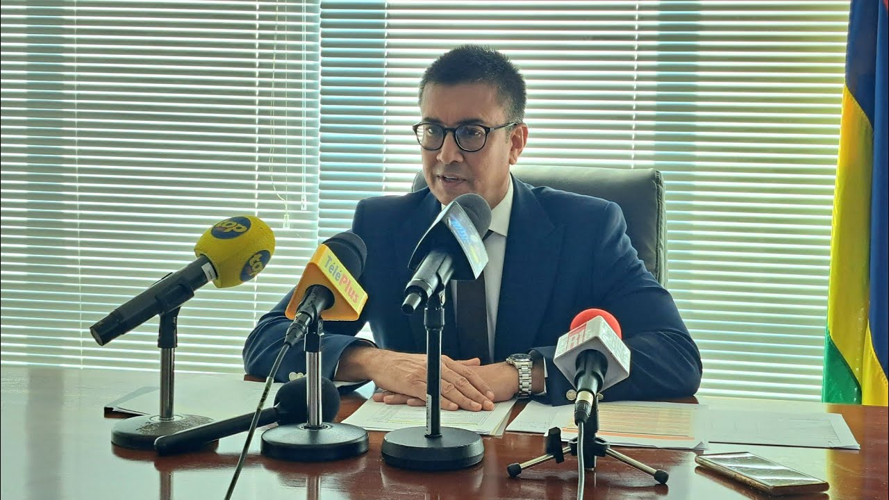 EN DIRECT | La conférence de presse de Shakeel Mohamed - YouTube
