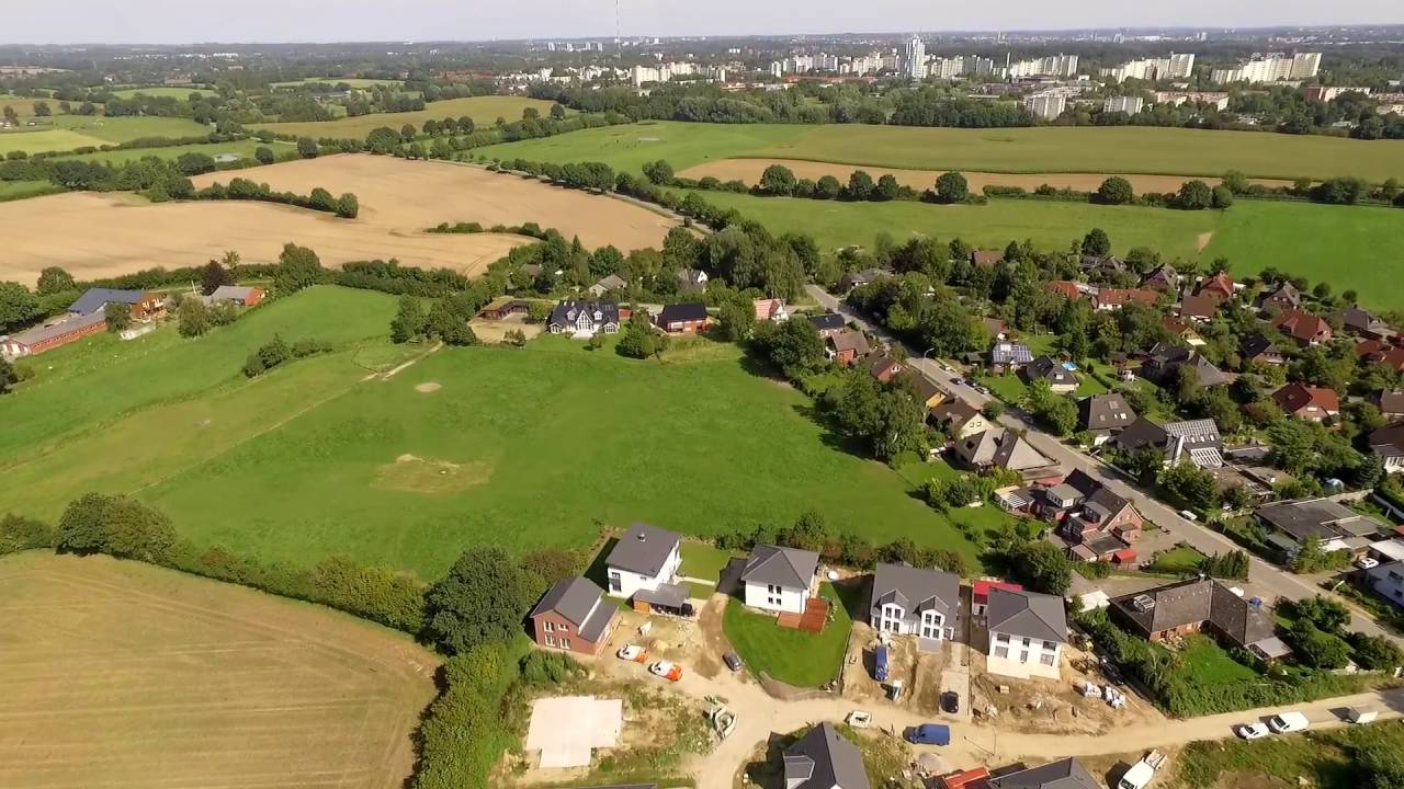 Flug über die Gemeinde Melsdorf in - SH - YouTube