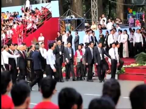 Vietnam: Thousands March in Victory Parade - YouTube