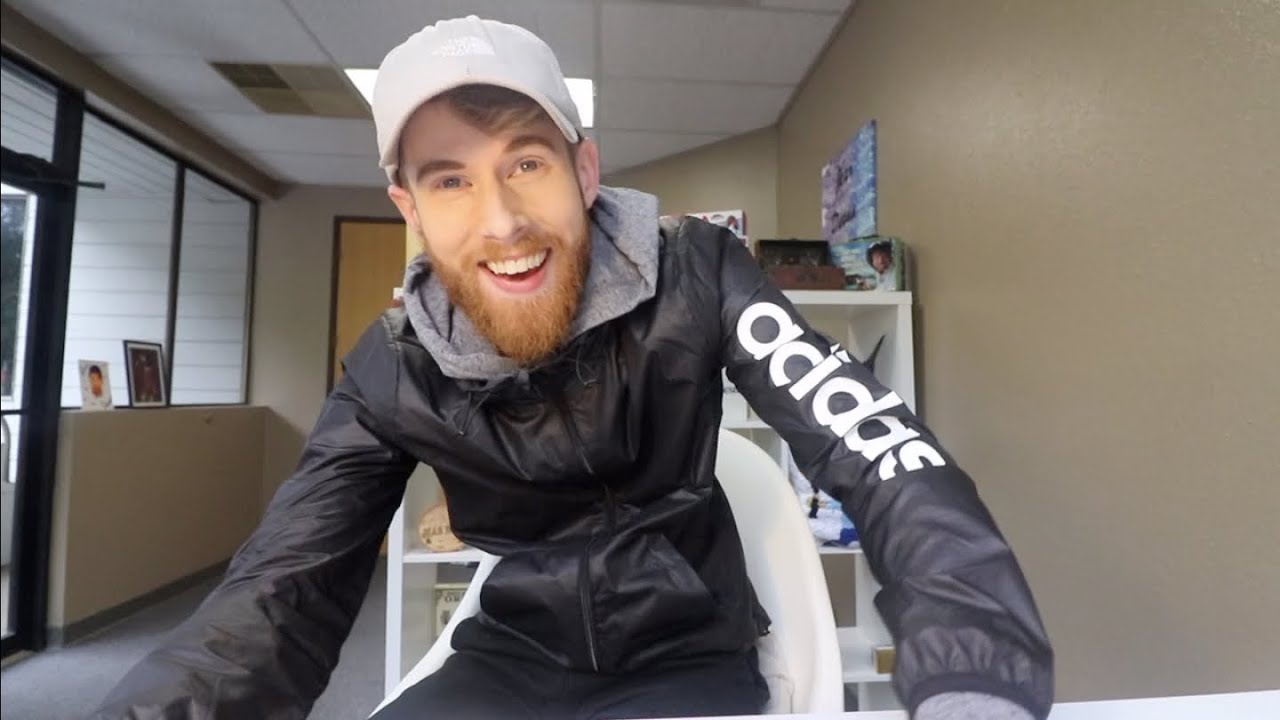 LEARNING TO BEATBOX! - YouTube