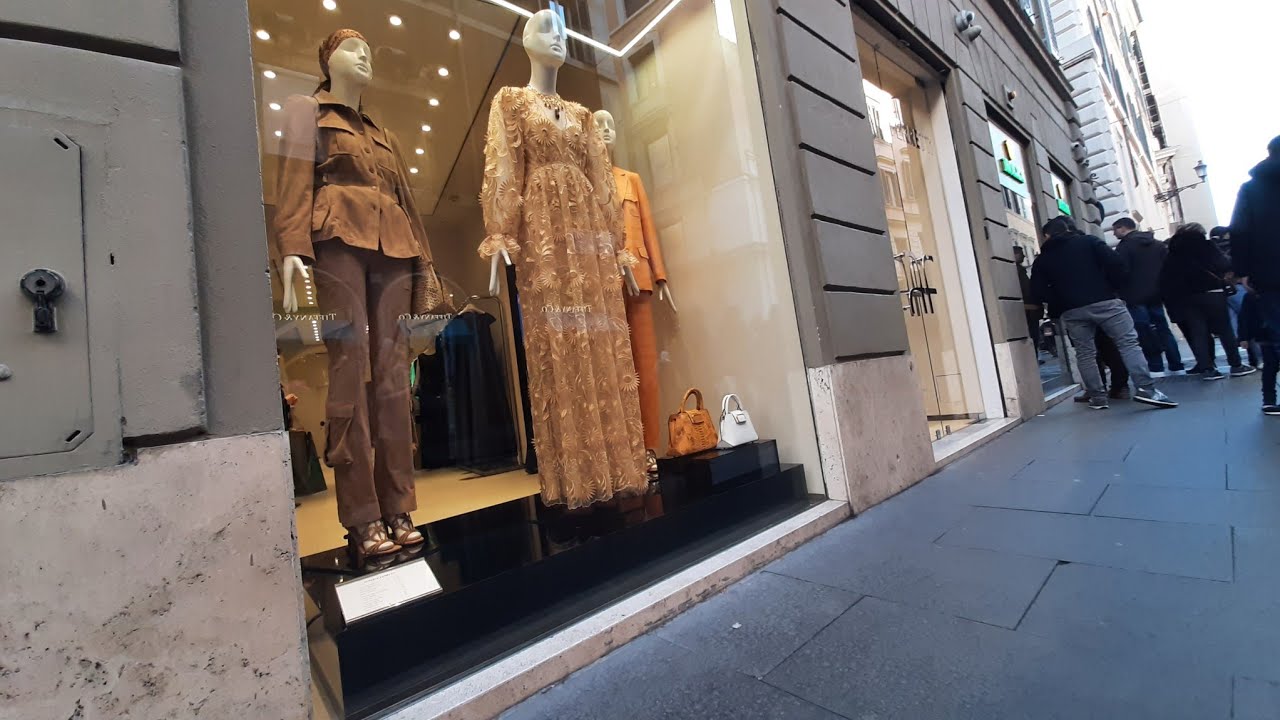 Street style from Italy (Rome). Current fashion trends and Trendy Looks ...