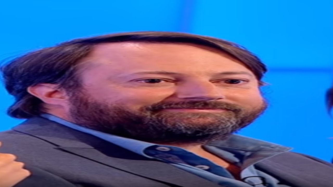 David Mitchell Says Among Us part 2 - YouTube