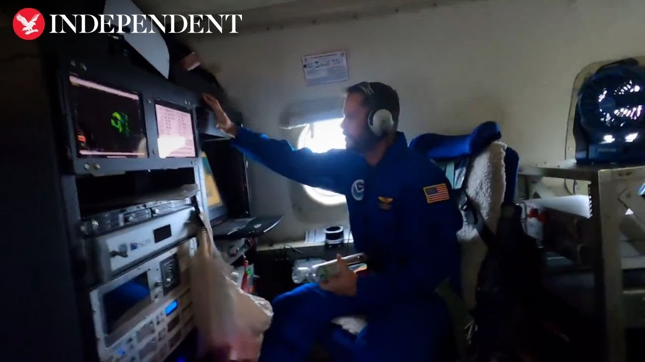 Storm-chasing plane battles major turbulence flying through Hurricane ...