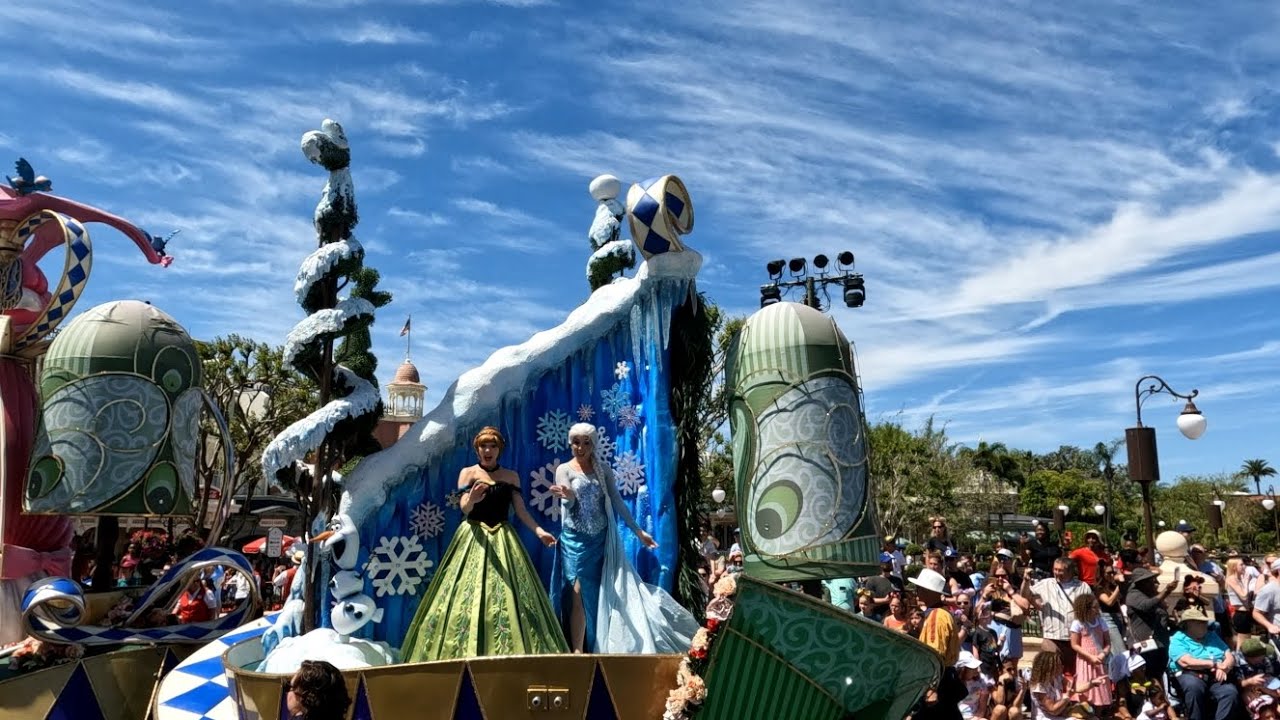 Walt Disney World_ Princess Parade with Madison Hope. - YouTube