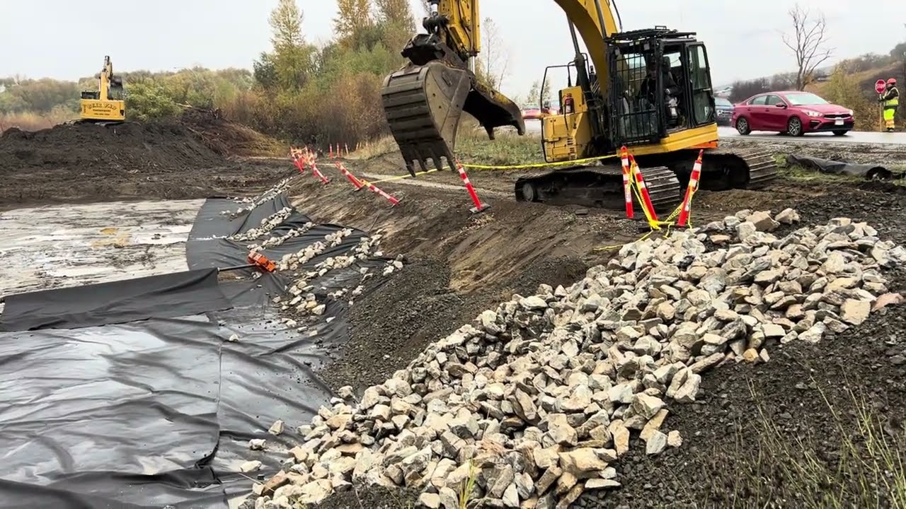 Working with Excavator and Geotextile - YouTube
