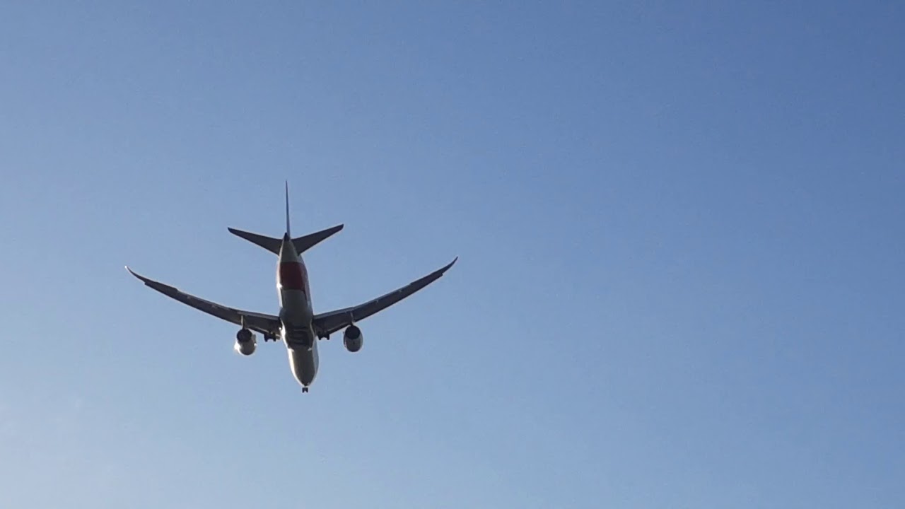 LOT Airlines (Independence) Boeing 787-9 (SP-LSC) Heavy Approaching to ...