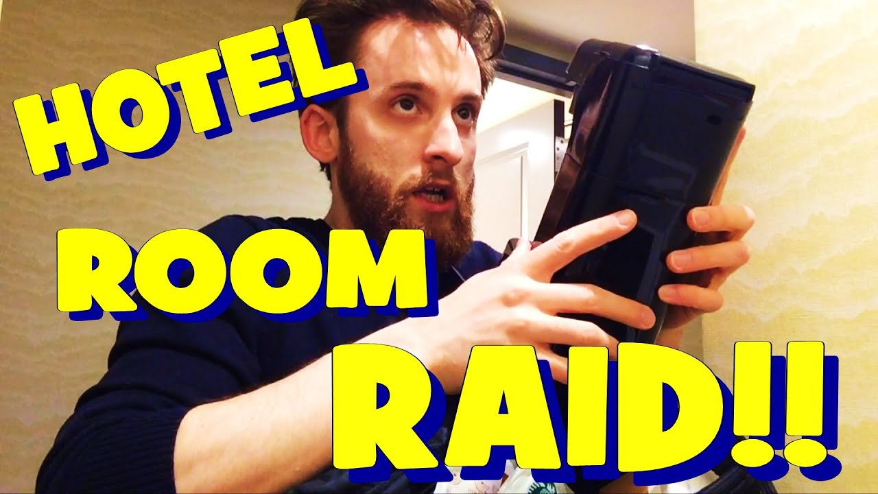 PAT REIDY GOES TO A HOTEL - YouTube