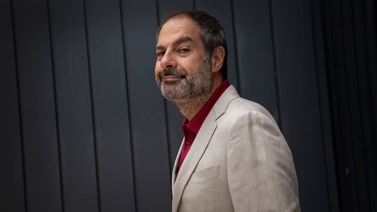 Entrevista d'Antoni Bassas a Toni Clapés - YouTube