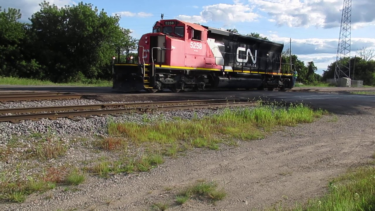 CN 5258 arrives at the siding for an Eastbound local freight train pick ...