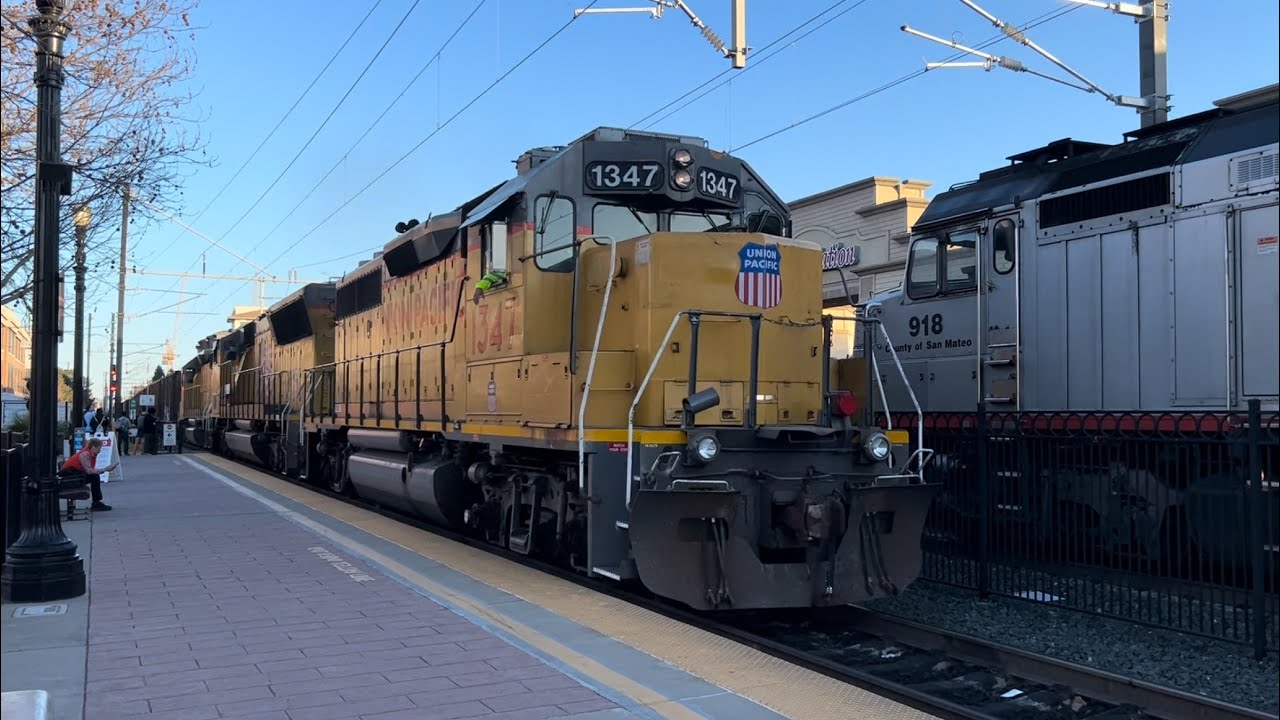 Union Pacific Freight Train Mission Bay Local with GP40-2s 1372 & 1452 ...