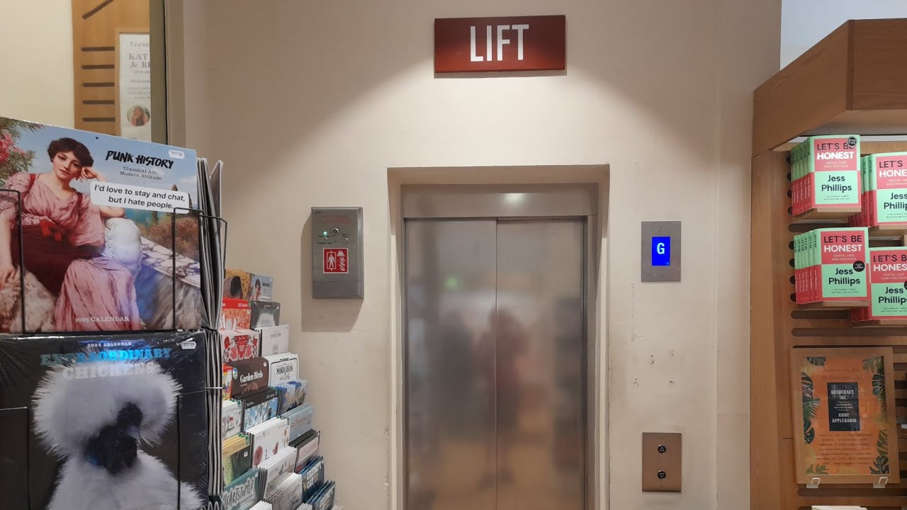 Creaky! 2016 Jackson Lift at Waterstones in Birmingham - YouTube