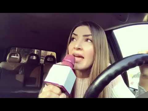 Kedini güzel sanan kız
