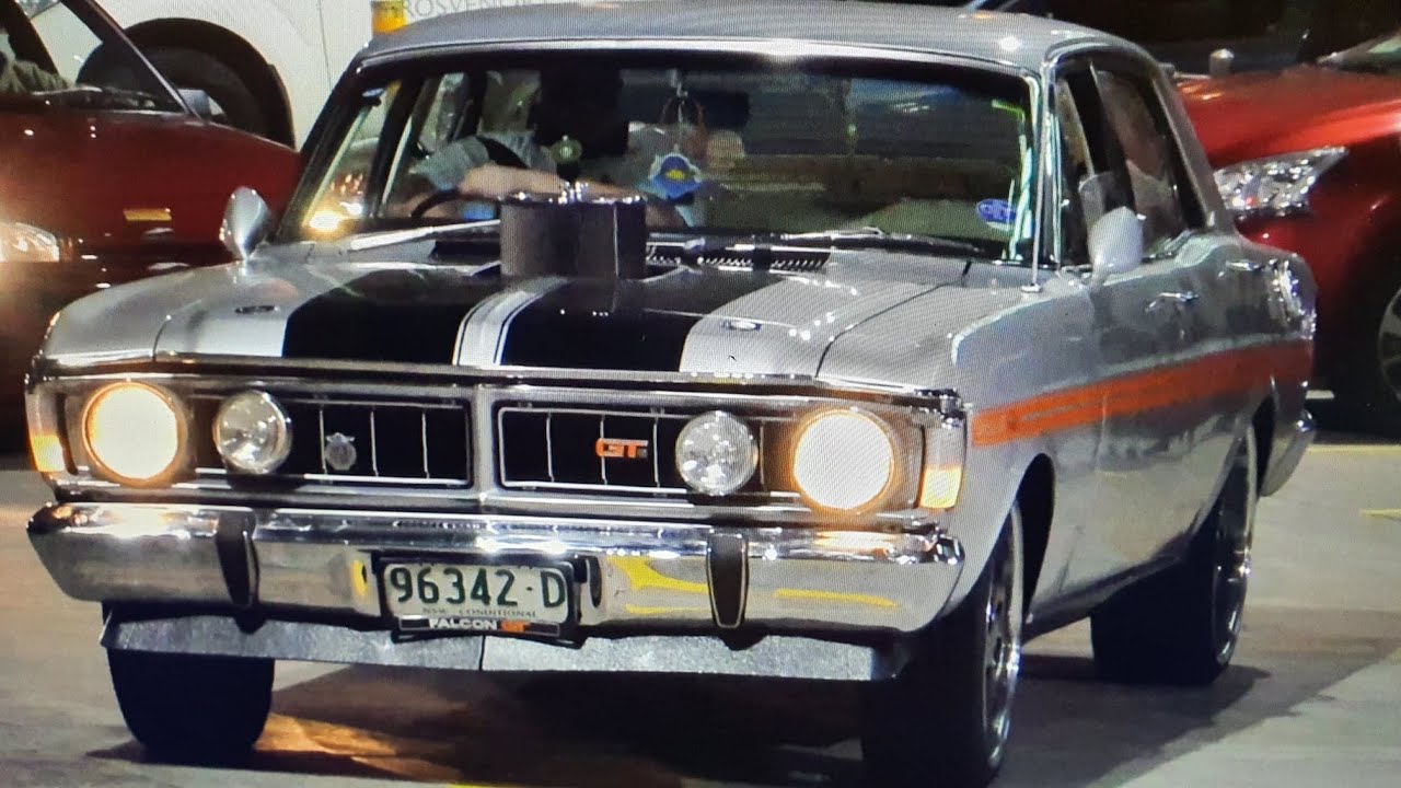 Big horsepower cars cruising in style Saturday night Car spotting 6 ...