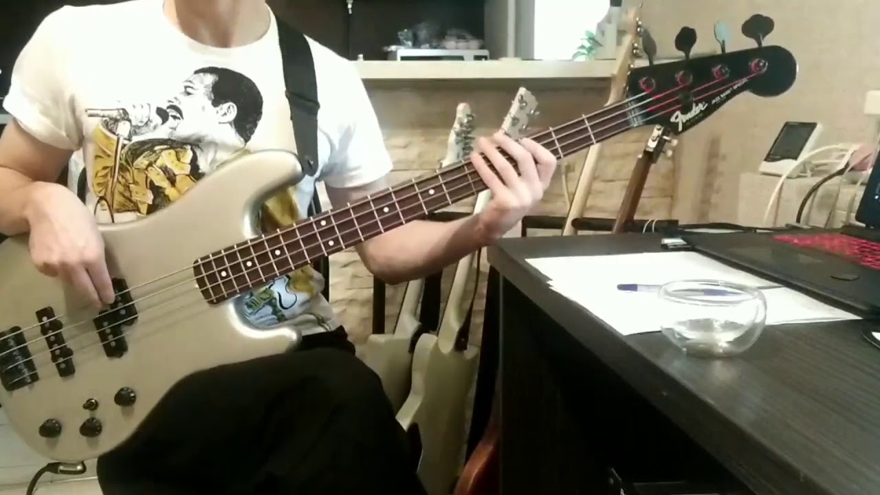 Queen - Another One Bites the Dust BASS intro - YouTube