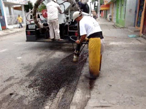 MAQUINARIA DE BACHEO JETPATCHER - YouTube