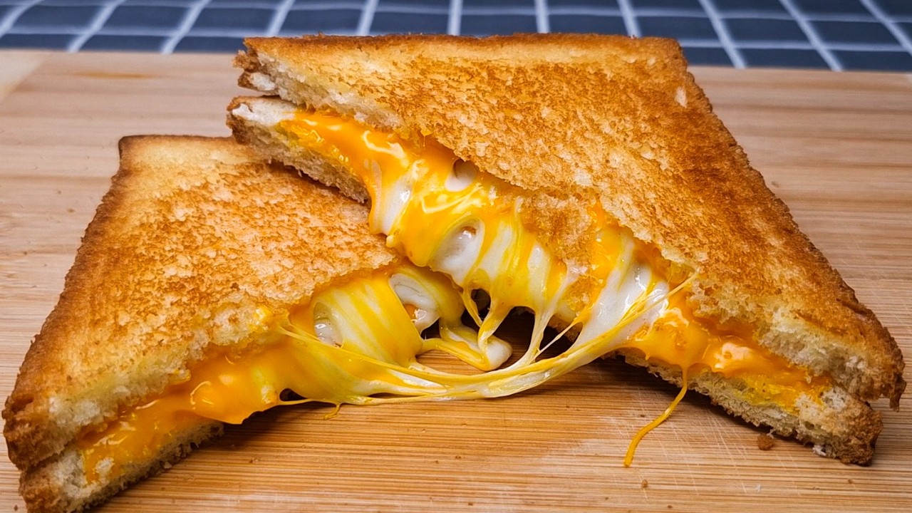 How To Make A Perfect Grilled Cheese Sandwich In 2 Minutes!! - YouTube