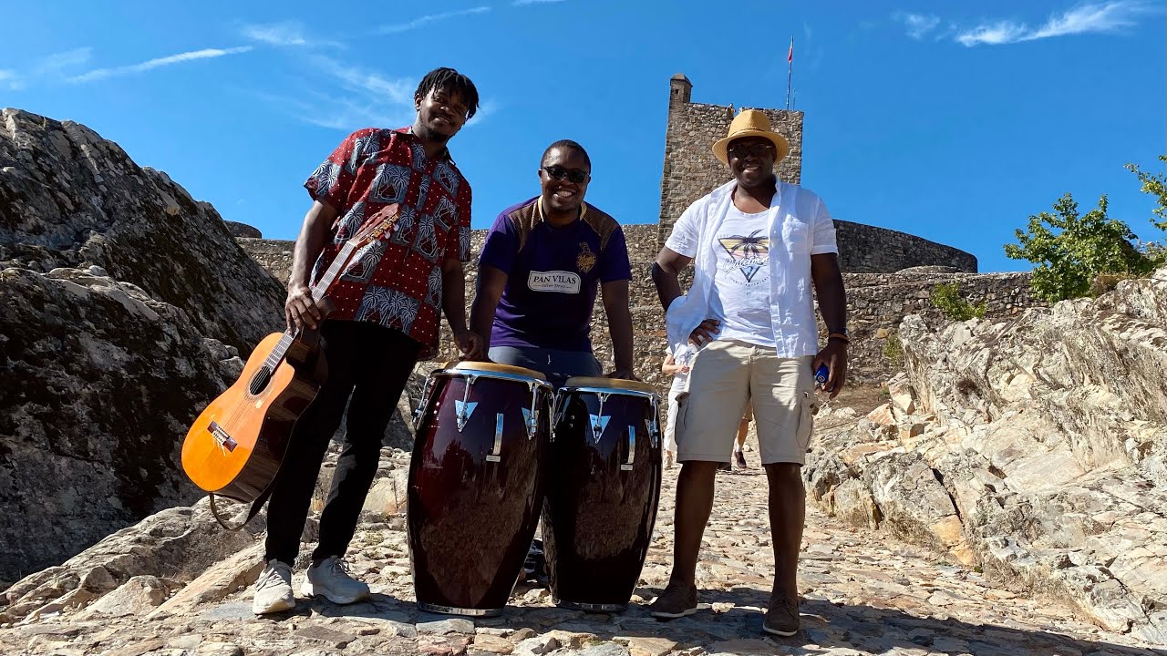 Música Angolana - Chalo Correia, Carlos Praia & Maurício Pedro. - YouTube