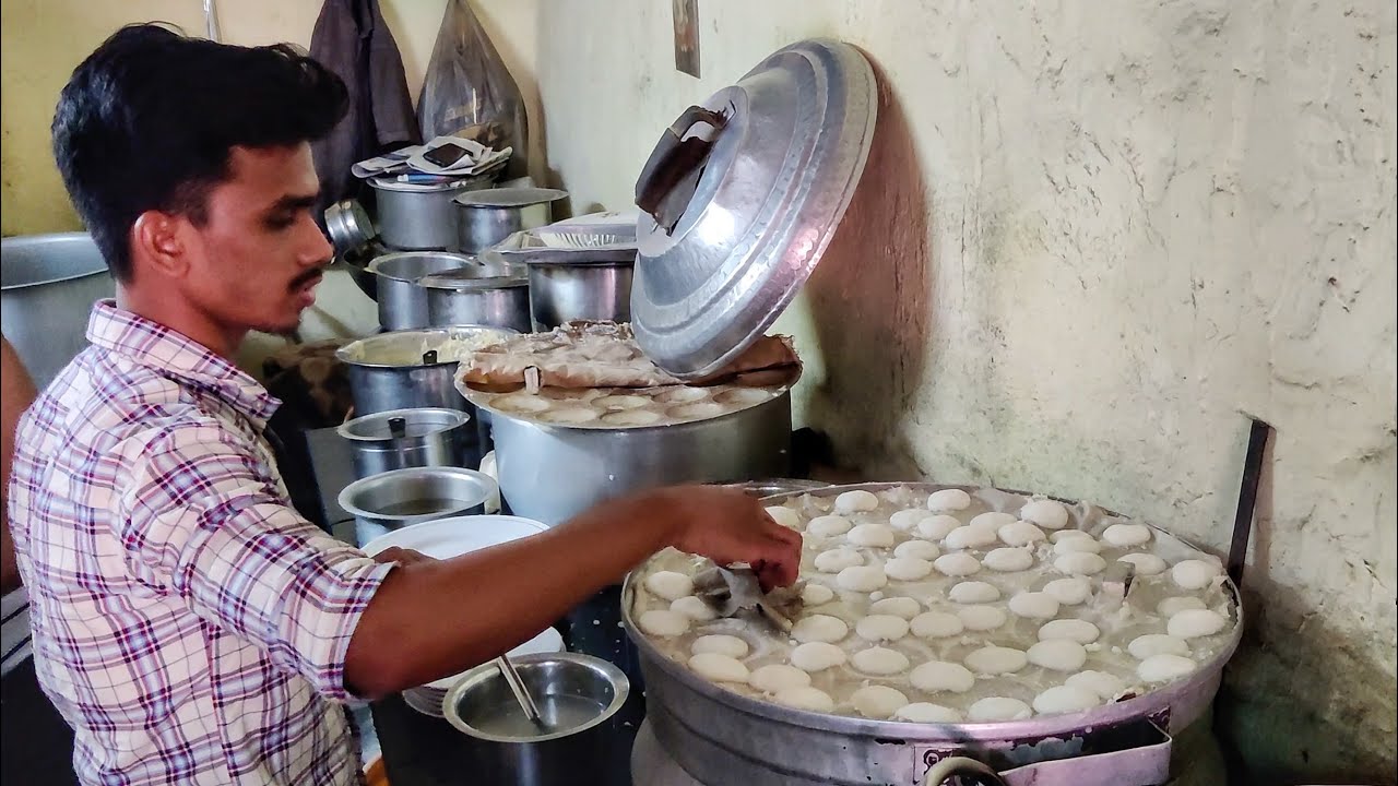 Smallest Idly Of India | Famous Babaji Button Idly | Indian Street Food ...