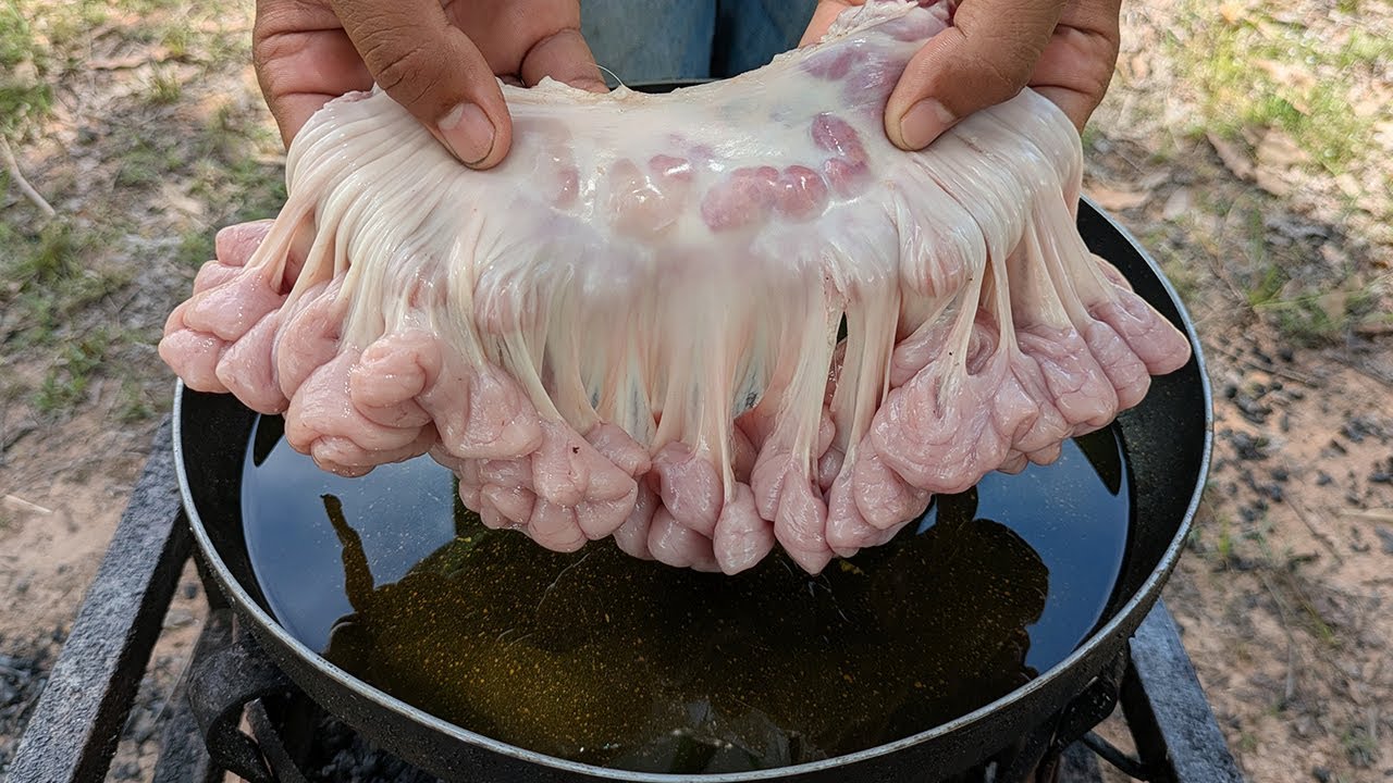 Deep Fried Chitlins Recipe | Crunchy Chitlins Cooking and Eating - YouTube