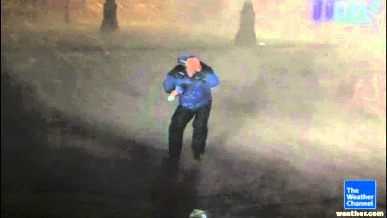 Reporter gets OWNED by hurricane Isaac & nearly gets blown away - YouTube