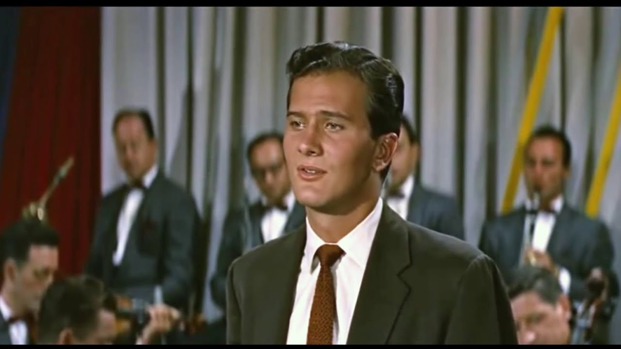 PAT BOONE "APRIL LOVE" 1957 - YouTube