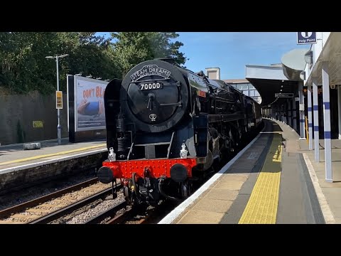 BR class 7 70000 ‘Britannia’ passing through Gillingham station - YouTube